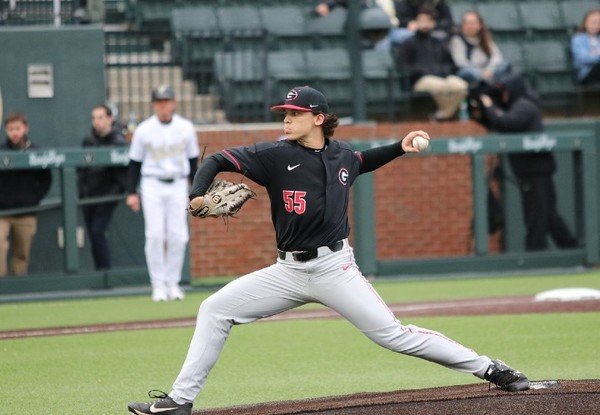 How to Throw a Splitter in Baseball (8-Step Guide)